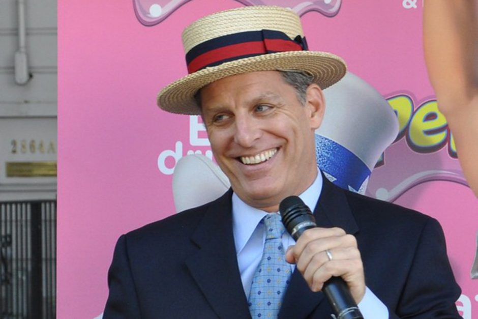 Hot Dog Eating Contest MC: George Shea Age, Wikipedia, Wife & Family ...